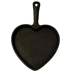 Galerie | Kitchen | Galerie Heart Shaped Cast Iron Skillet Valentine ...